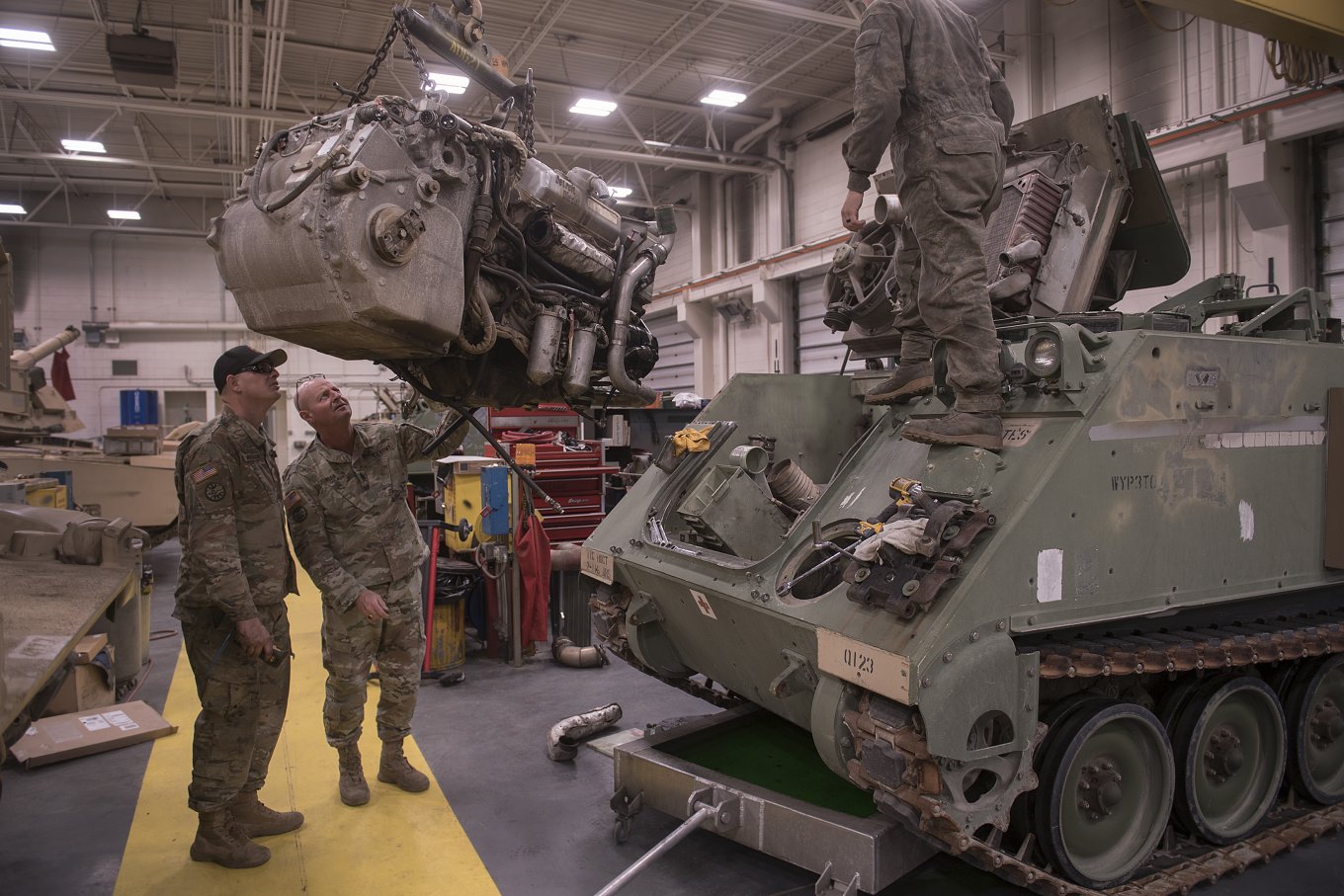 США готують масову "безкоштовну роздачу" старих M109 Paladin, Abrams ...