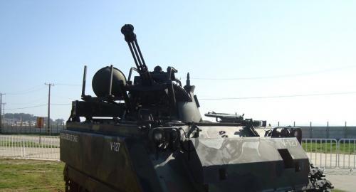 Окрім ЗРК Hawk можливо у США слід запросити ще й зняті з озброєння M163 ...